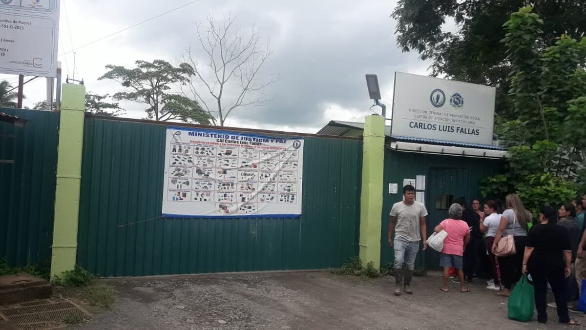 Traslado de privados de libertad de La Reforma a la cárcel La Leticia ...