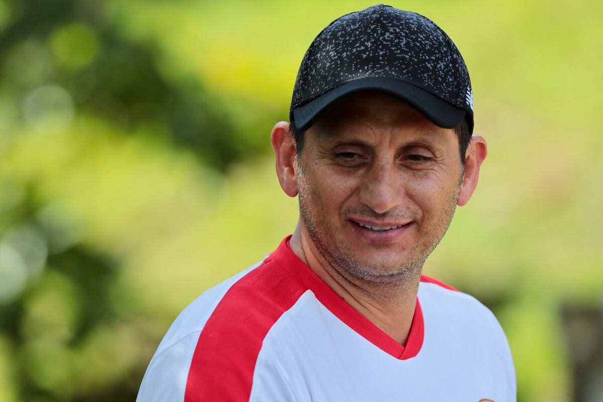 Rónald González tendrá un salario igual al de tres diputados juntos ...