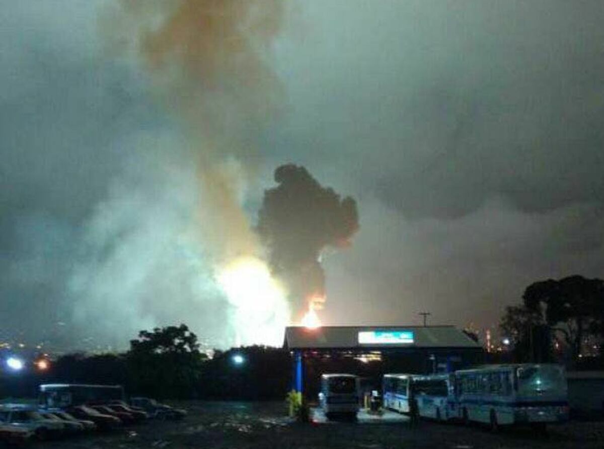 (Video) Explosión en subestación eléctrica sacudió Desampa - La Teja