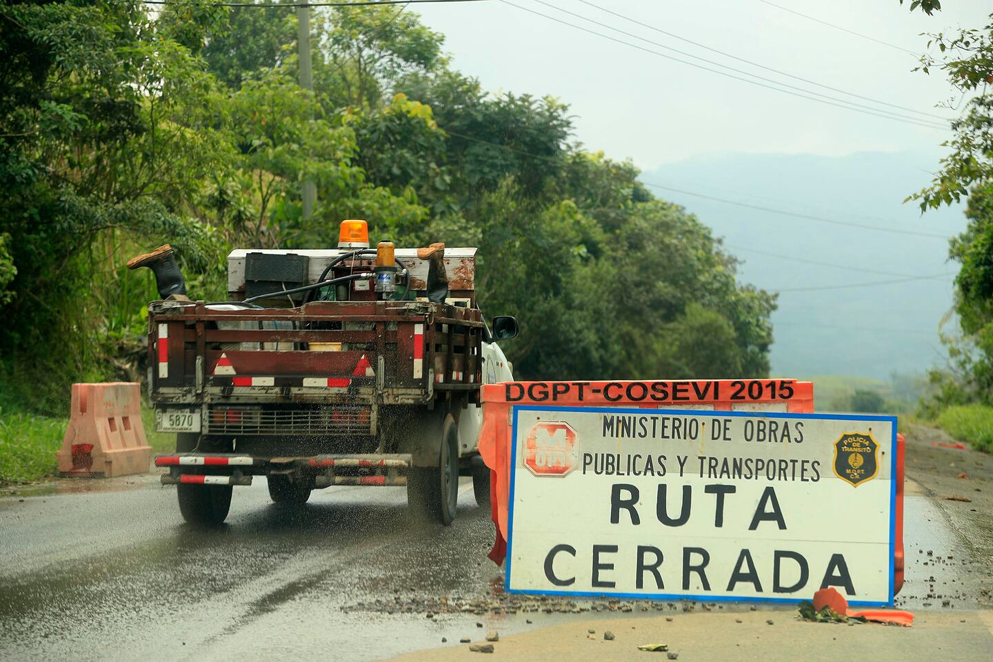 Esta ruta nacional fue cerrada por derrumbes | La Teja