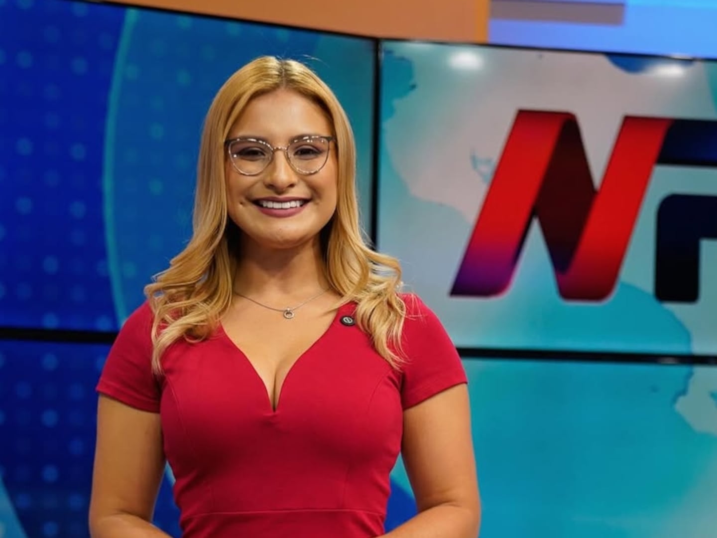 Periodista de Repretel Génesis Castillo dio de qué hablar con unas ...