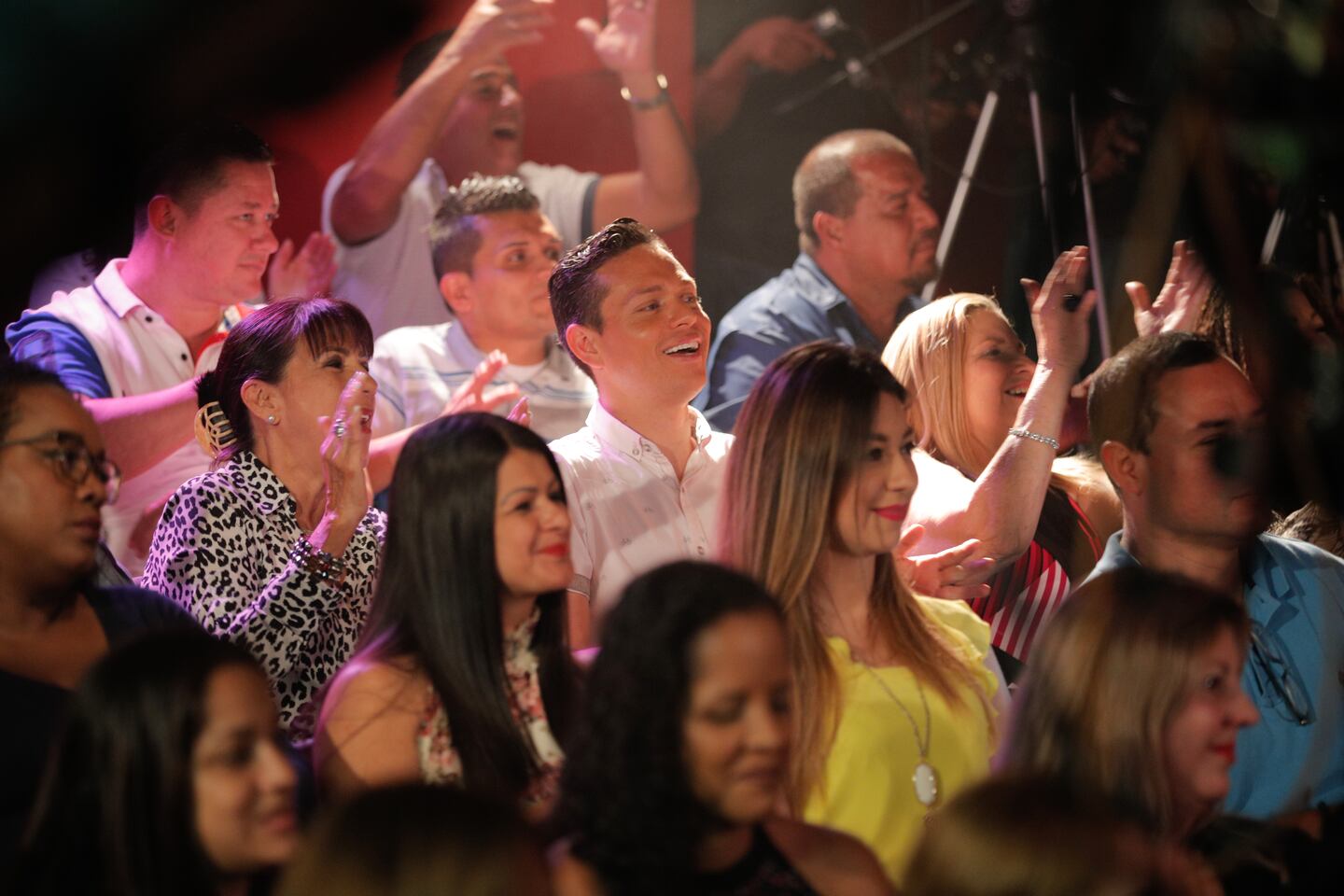 Muérase de risa con famoso comediante que viene a Costa Rica a hacer de las suyas | La Teja