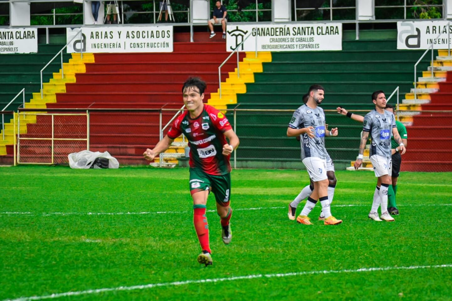 El Cubo Torres marca diferencia y empieza a dar de qué hablar | La Teja