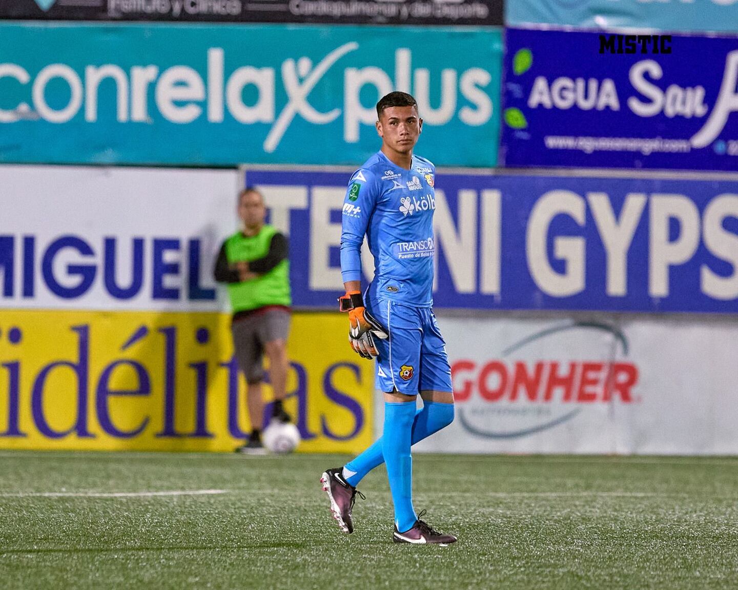 A portero de Herediano le dijeron que era pequeño para atajar... ¡y ahora mide 1,93 metros! | La ...