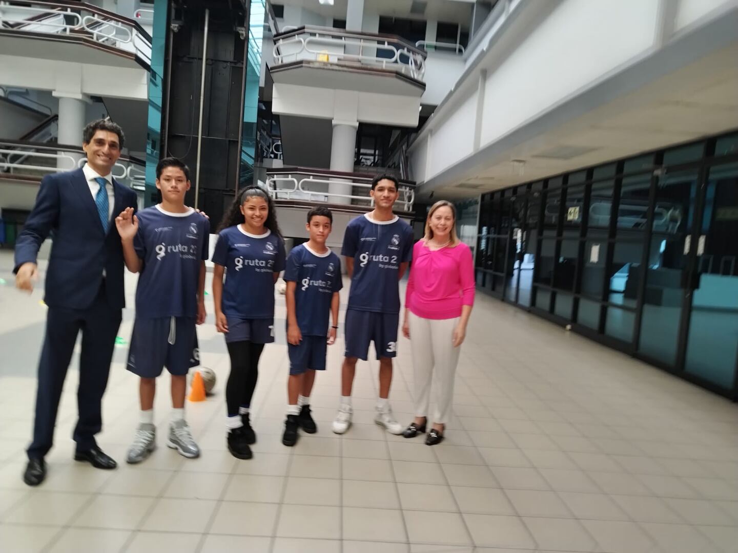 Joven de Guararí de Heredia disfruta del campamento del Real Madrid ...