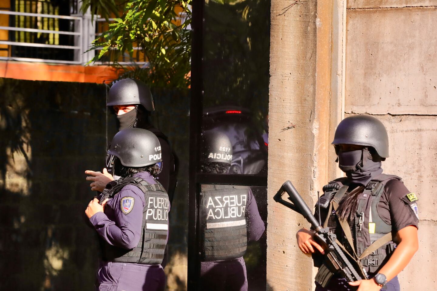 Detienen a juez penal de Limón por supuestamente cometer graves delitos ... Detienen a juez penal de Limón por supuestamente cometer graves delitos ...