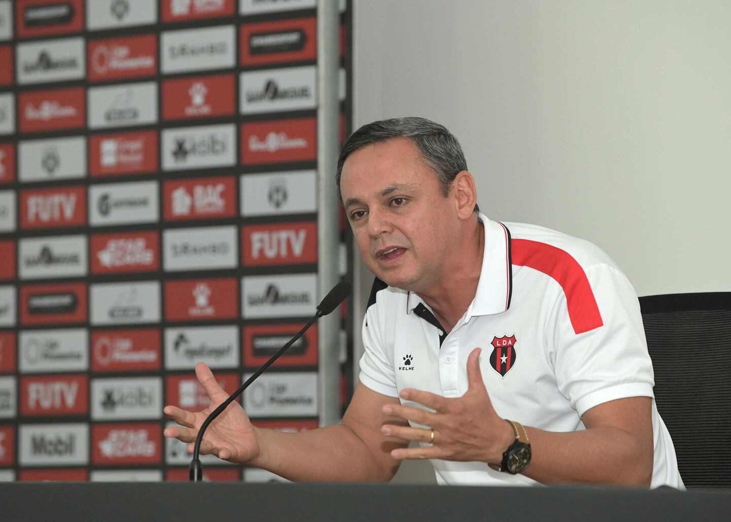 Fernando Ocampo y el fútbol femenino: “No se vale dejar proyectos ...