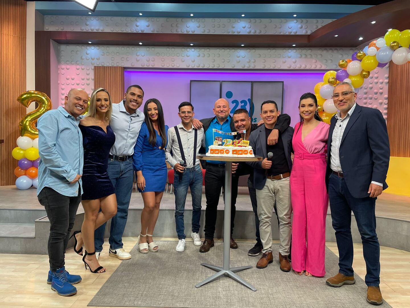 Presentadora de Repretel agita la respiración con candente foto | La Teja