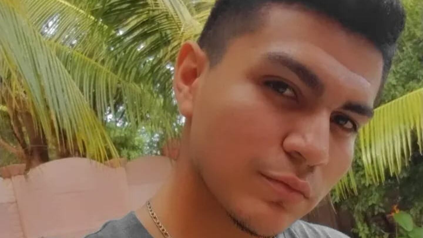 Asesinos habrían esperado que veinteañero llegara a su casa para matarlo y quemarle el carro ...