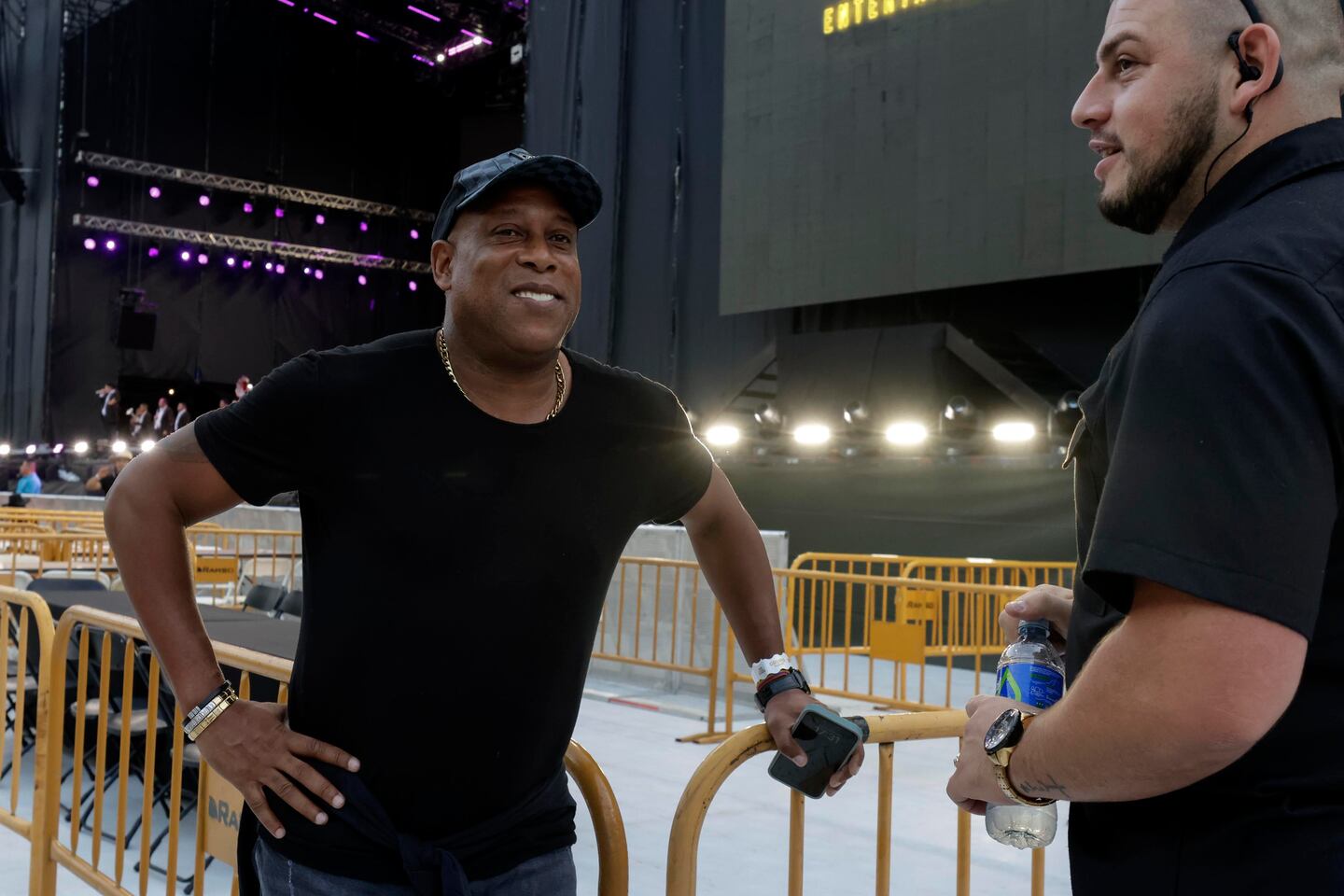 Así intenta Hernán Medford volver a ganarse el corazón de su esposa ...