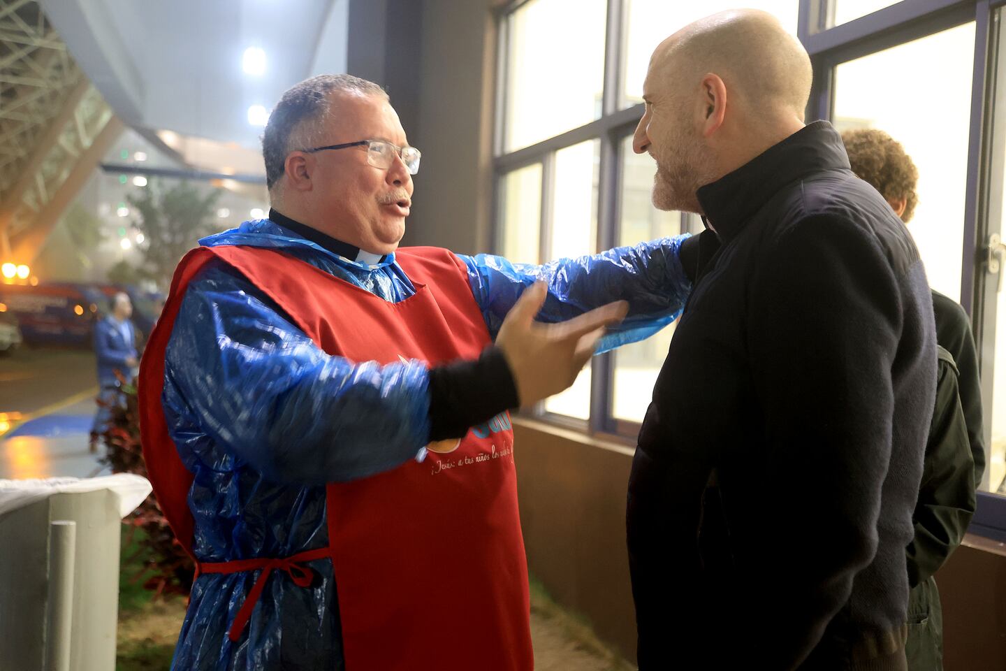 Padre Sergio llegó al Estadio Nacional con una misión tan importante ...