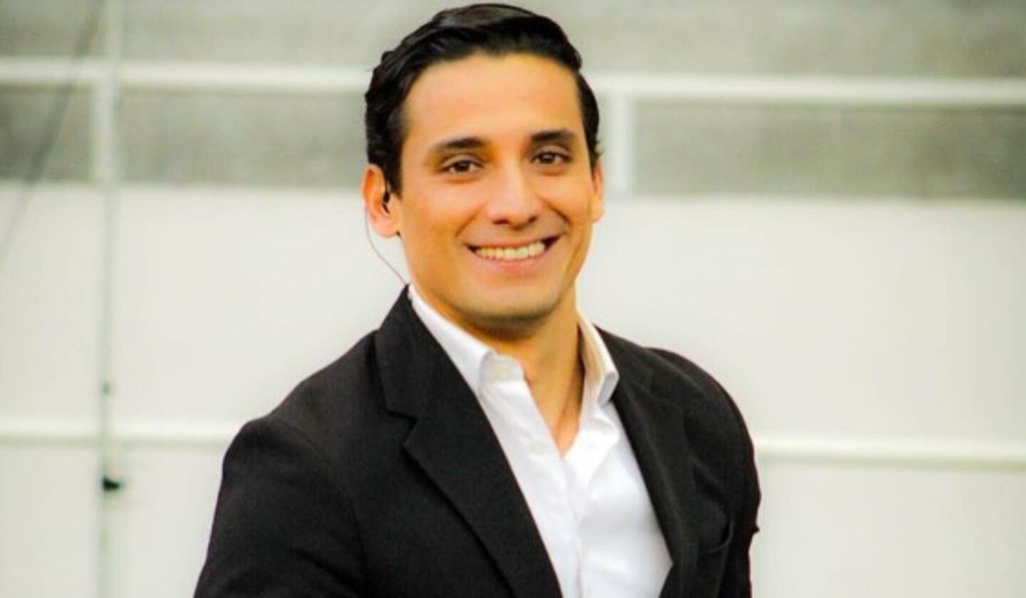 Periodista Daniel Murillo enciende las redes con una sexi fotografía ...