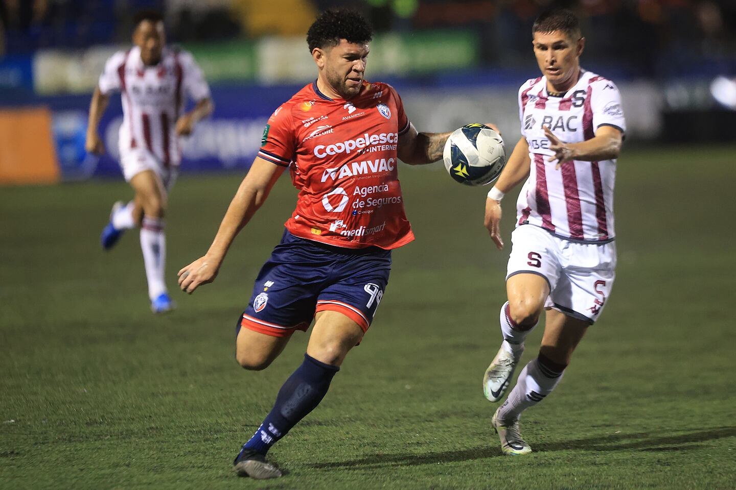 Brian Martínez, lanza advertencia a Saprissa: “Es mejor ganar en casa ...