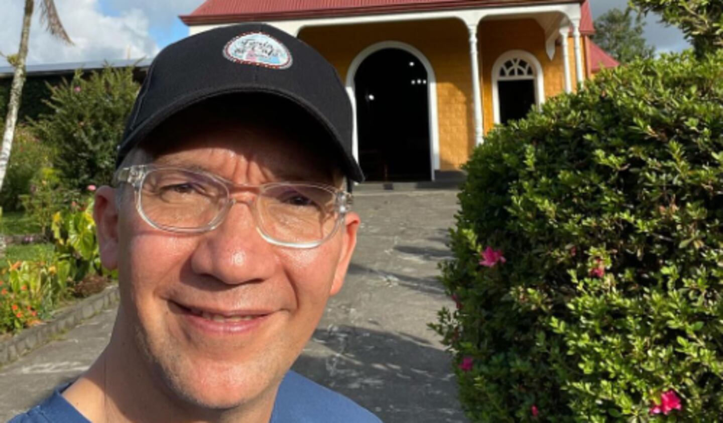 A Édgar Silva le hicieron un regalo que lo dejó con la boca abierta ...