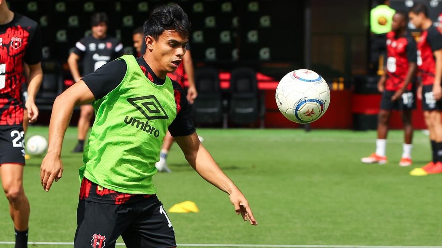 Alajuelense da a conocer lesión que deja a Aarón Suárez fuera de su ...