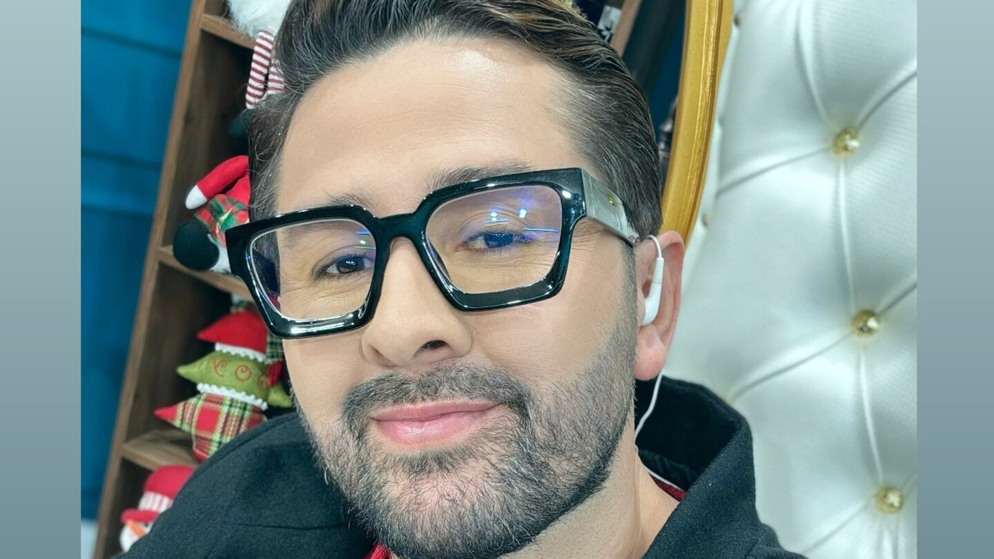 Omar Cascante regresó a la tele muy bien acompañado por una guapa expresentadora de Repretel ...