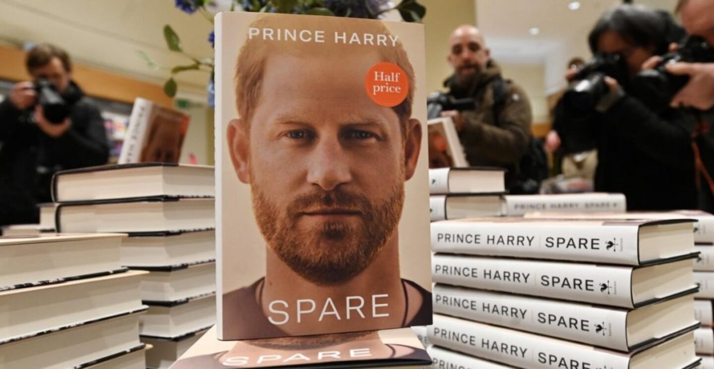 ¿Cómo y cuándo se puede comprar el libro del príncipe Harry en Costa ...
