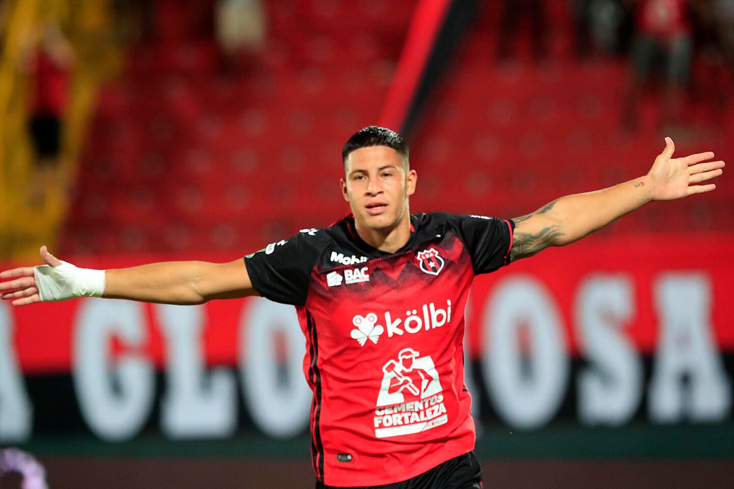 Alexis Gamboa, defensor de Alajuelense, sorprende al analizar lo que ...