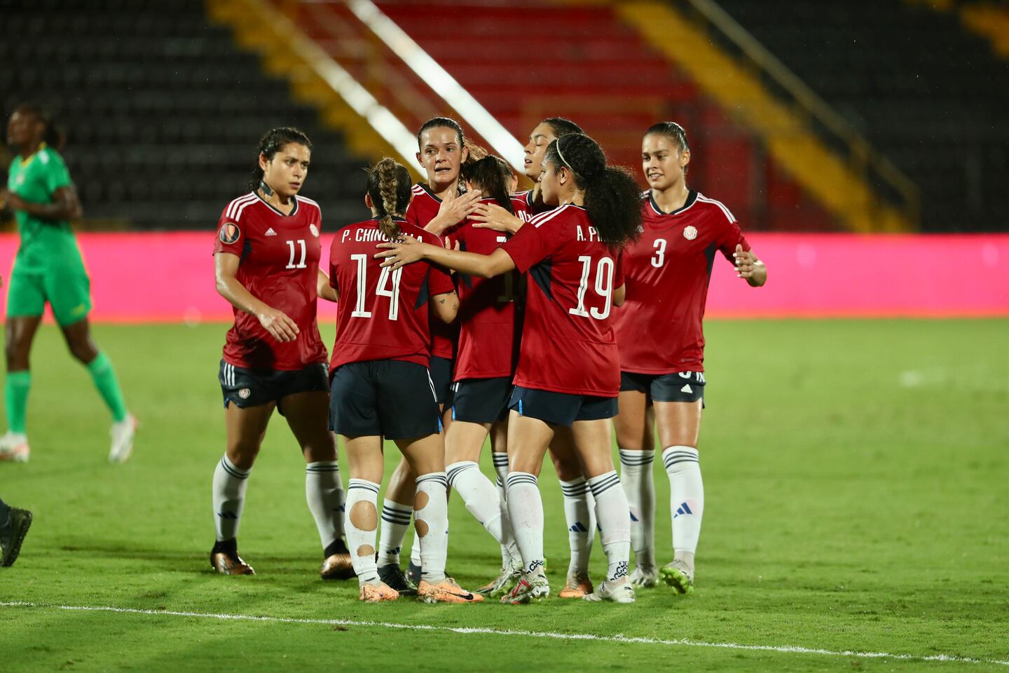 Famoso cantante dejó con la boca abierta a seleccionada Raquel ...
