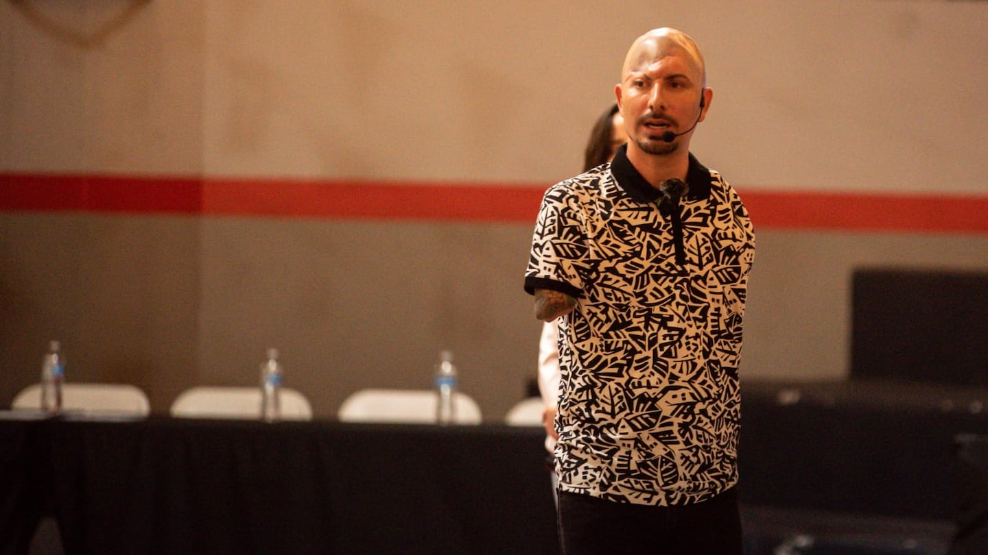 El motivador Alex Reyes está listo para iniciar la mayor aventura de su ...