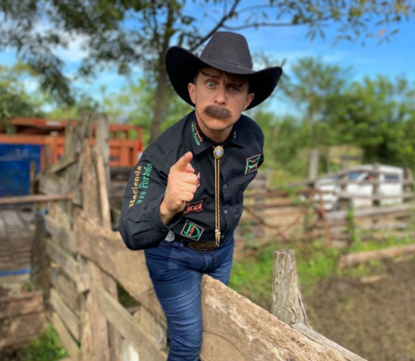 Misael Ramírez sacó su propia cerveza y no va a creer todo lo que tuvo que hacer para lograrlo ...