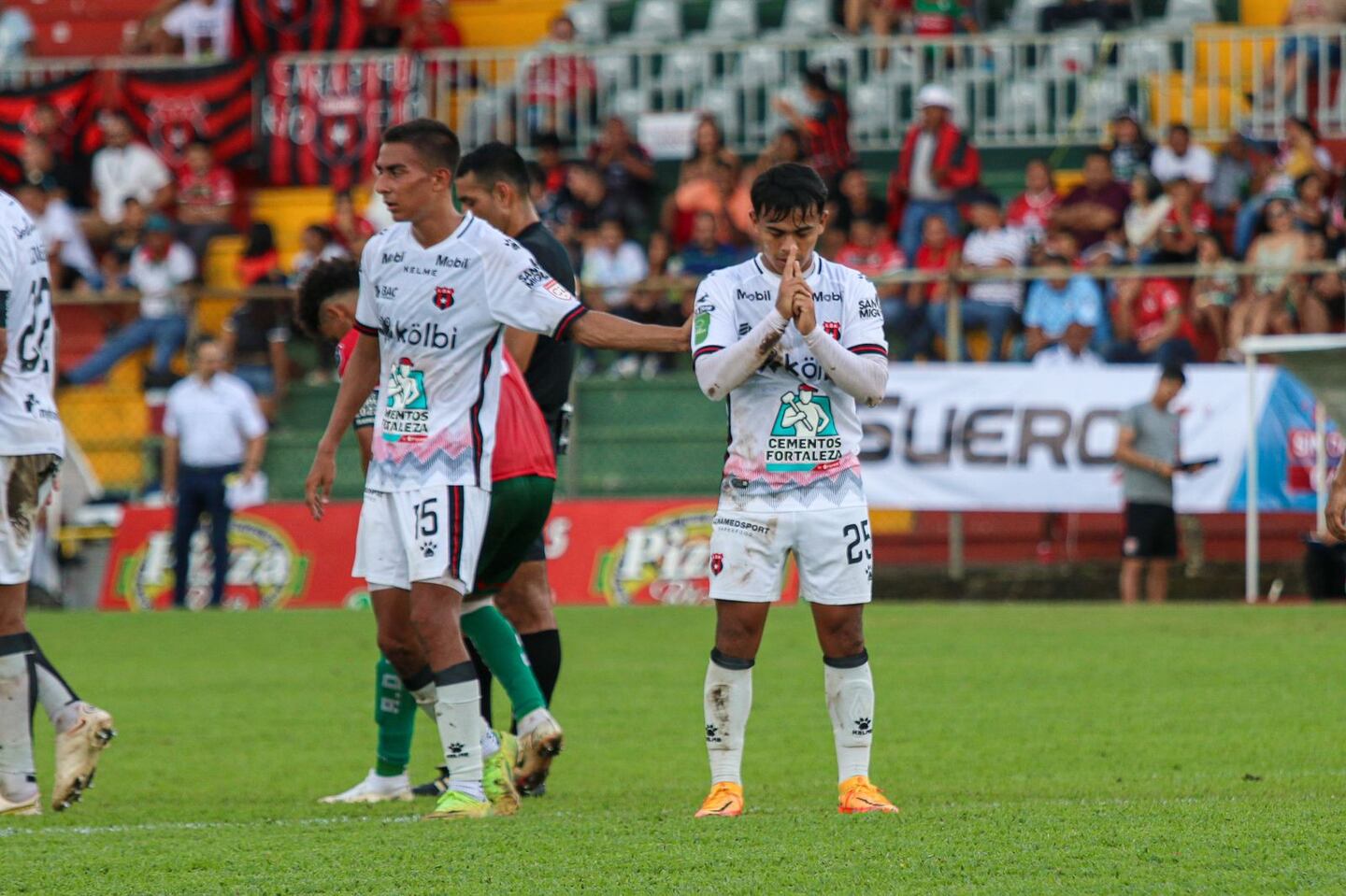 Aarón Suárez mantiene el nivel por el que muchos lo querían en Qatar ...