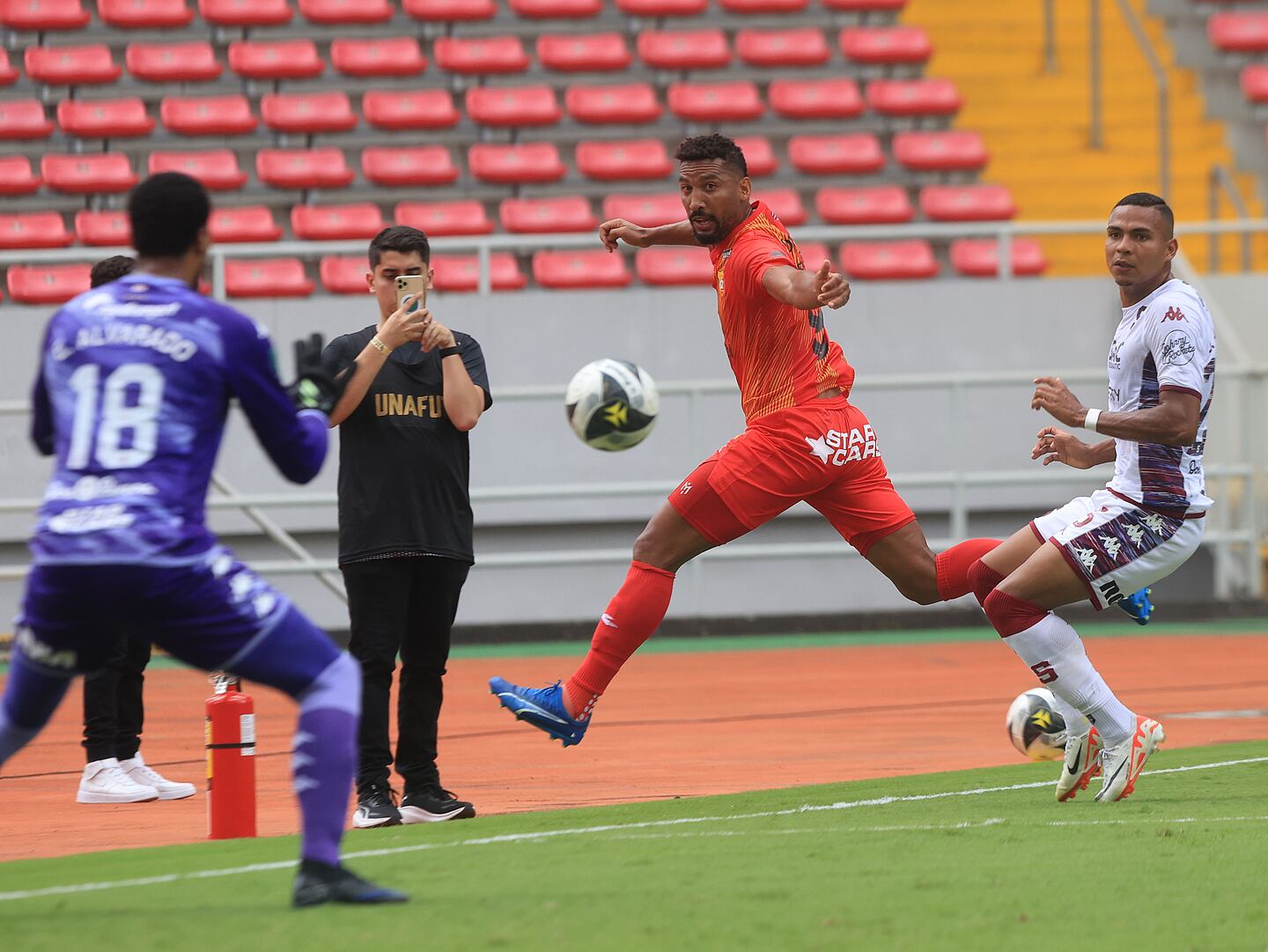 Henry Bejarano quedó impactado con detalle arbitral en Súper Copa que ...