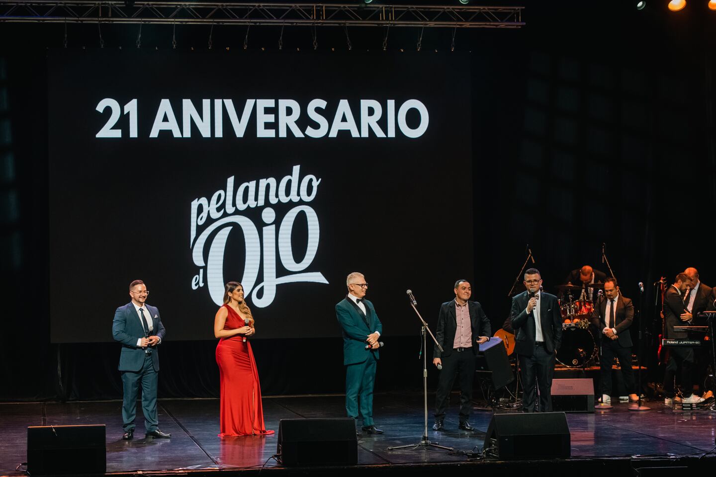¡Pelando el ojo con aniversario de lujo! Solo Norval Calvo tiene ese ...
