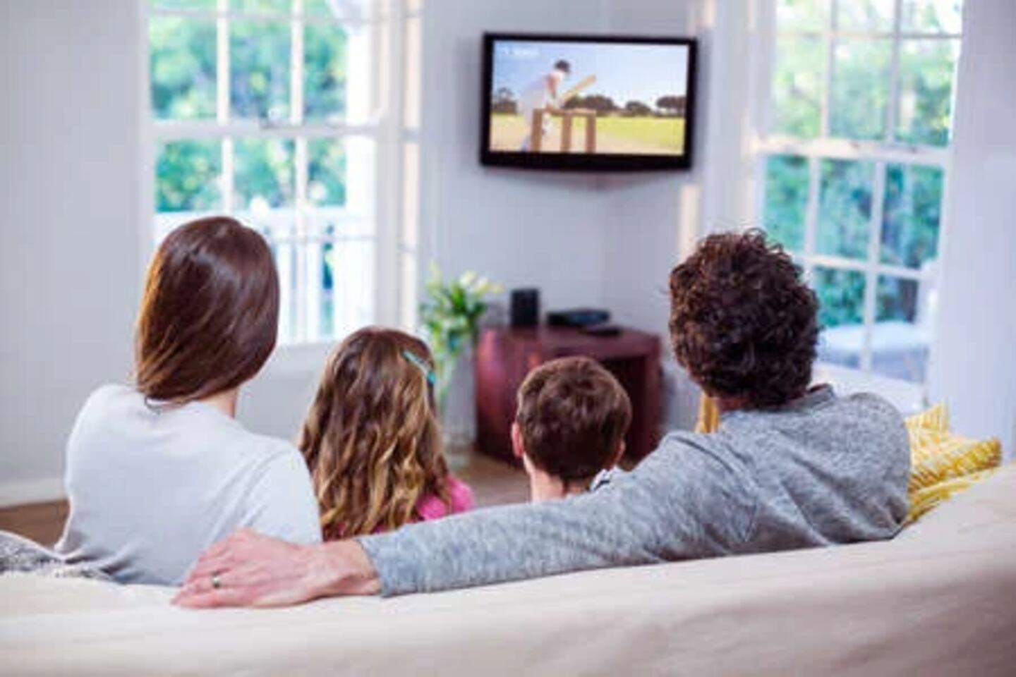 ¿Cuál es la hora favorita de los ticos para ver televisión? Estudio ...