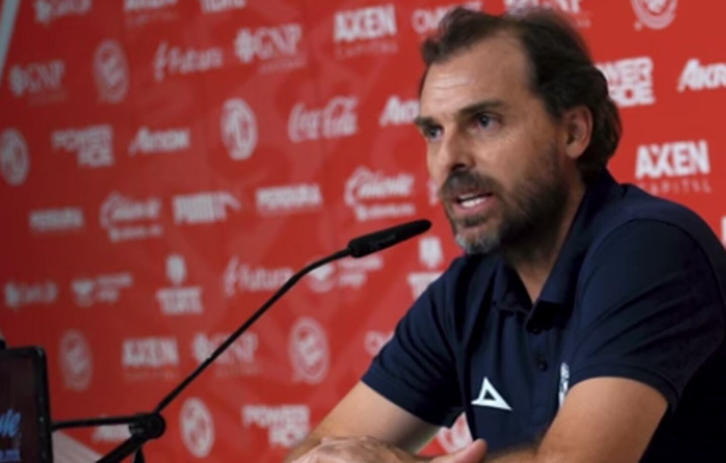 Andrés Carevic ya está en el país para dirigir a Cartaginés y esto dijo ...