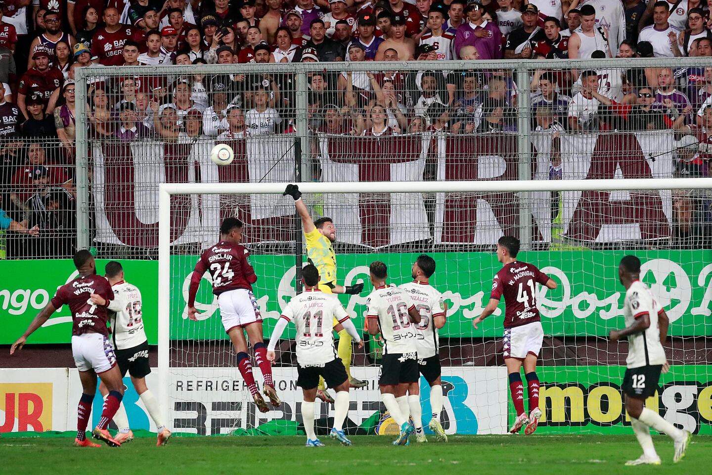 Estas son todas las sanciones que dejó el clásico nacional entre Saprissa y Alajuelense | La Teja