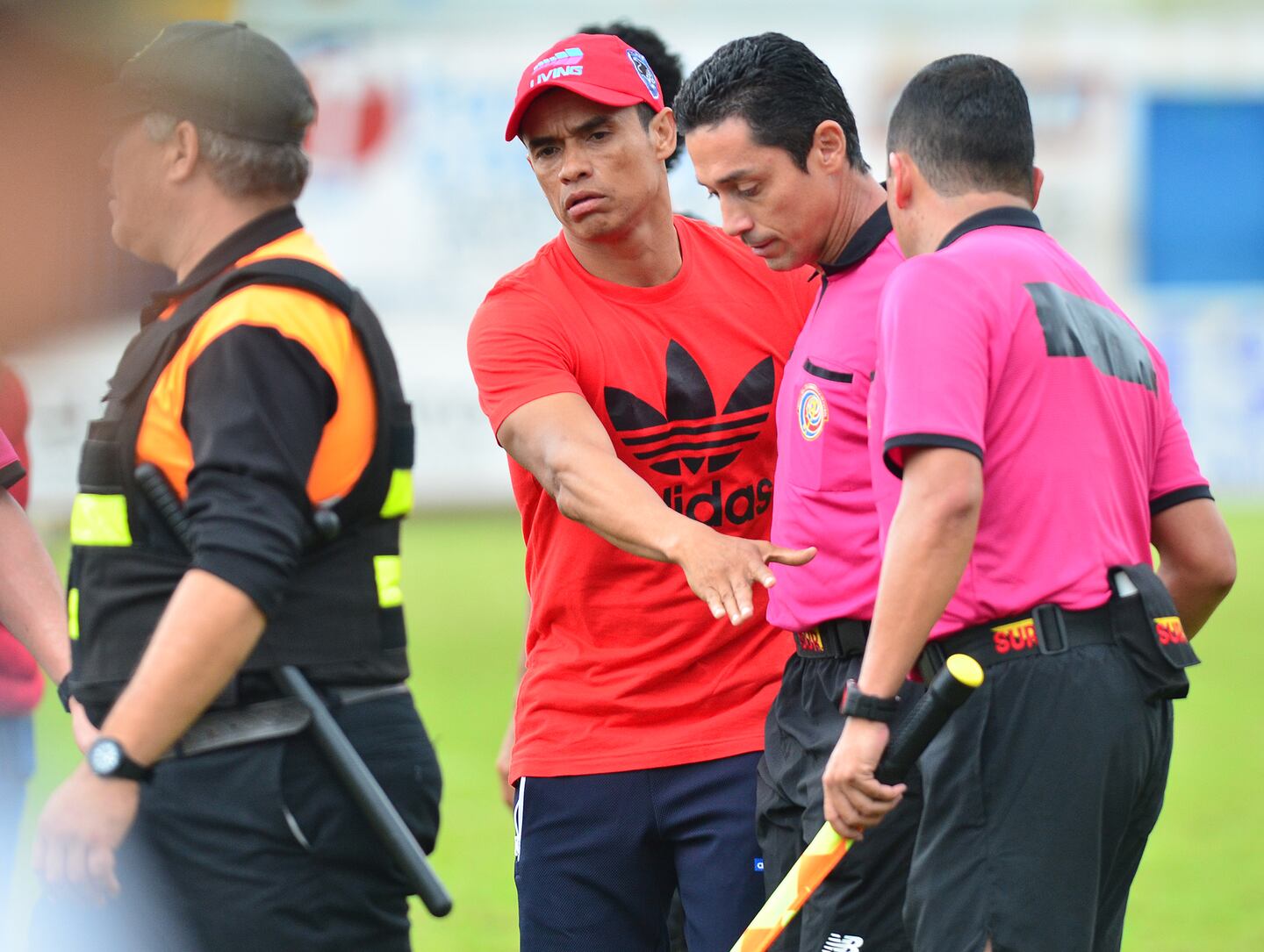 Paté Centeno: "Estamos durmiendo con el enemigo" | La Teja