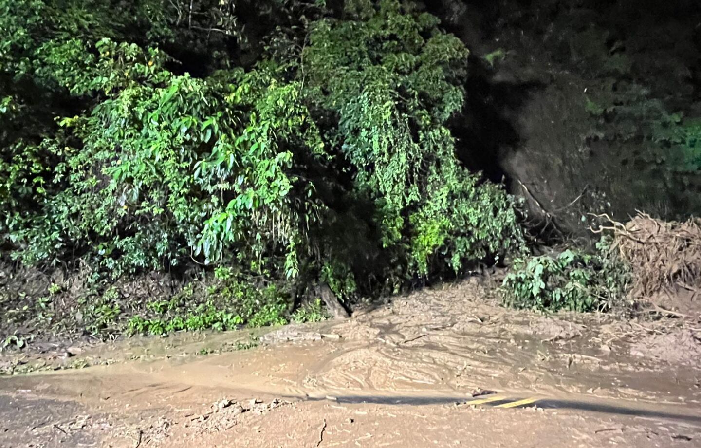 Conductores: Estas rutas permanecerán cerradas tras deslizamientos | La ...