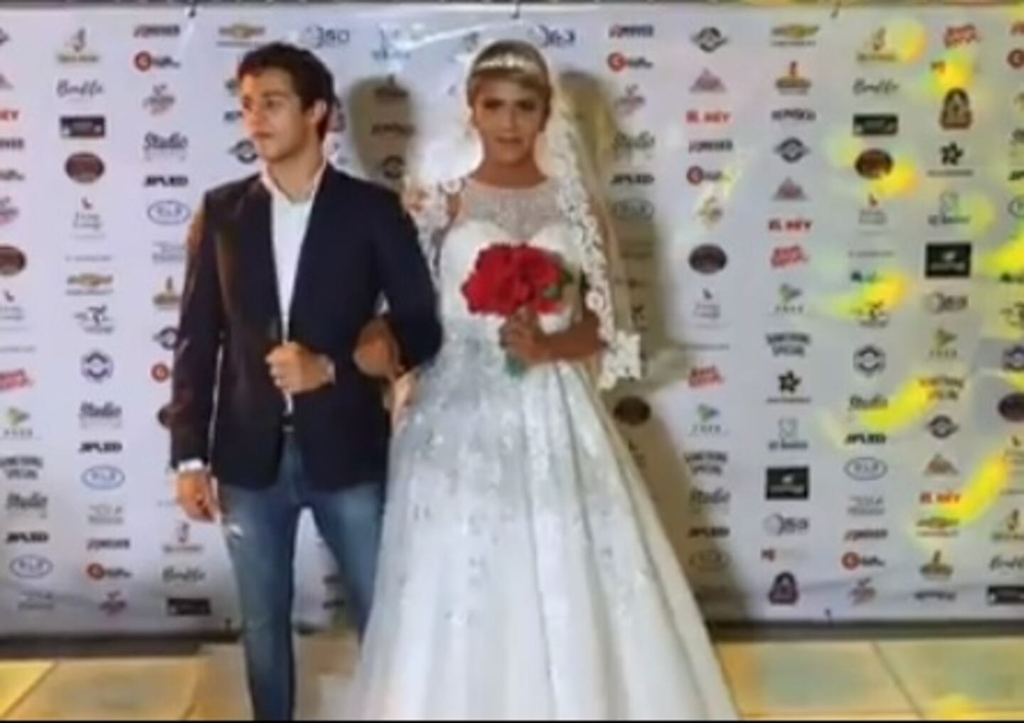 Alex Badilla se casó en evento farandulero | La Teja