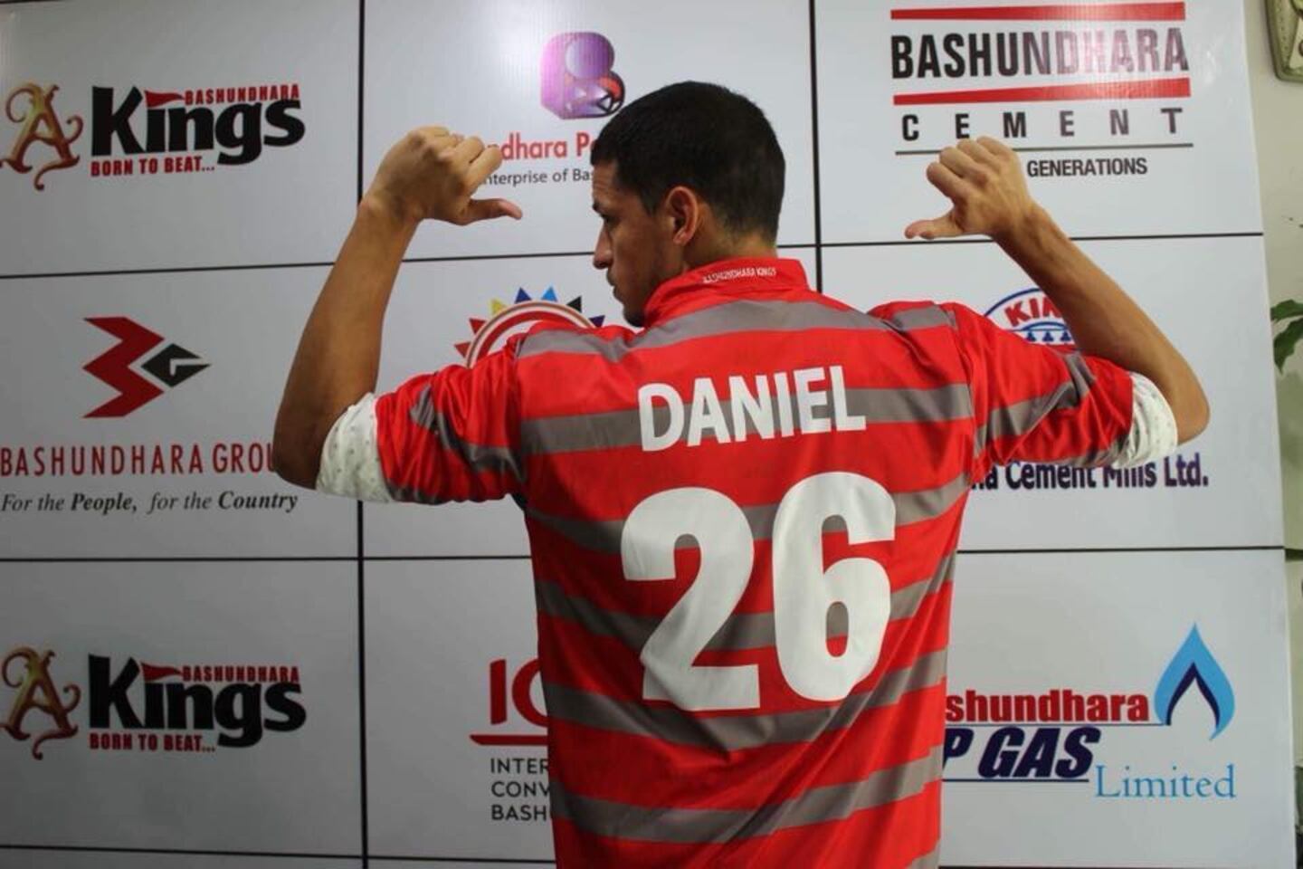 (Video) Daniel Colindres debutó con dos asistencias con el Bashundhara ...