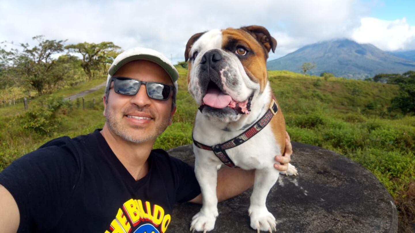 El curioso detalle en el autógrafo de Mario Chacón | La Teja