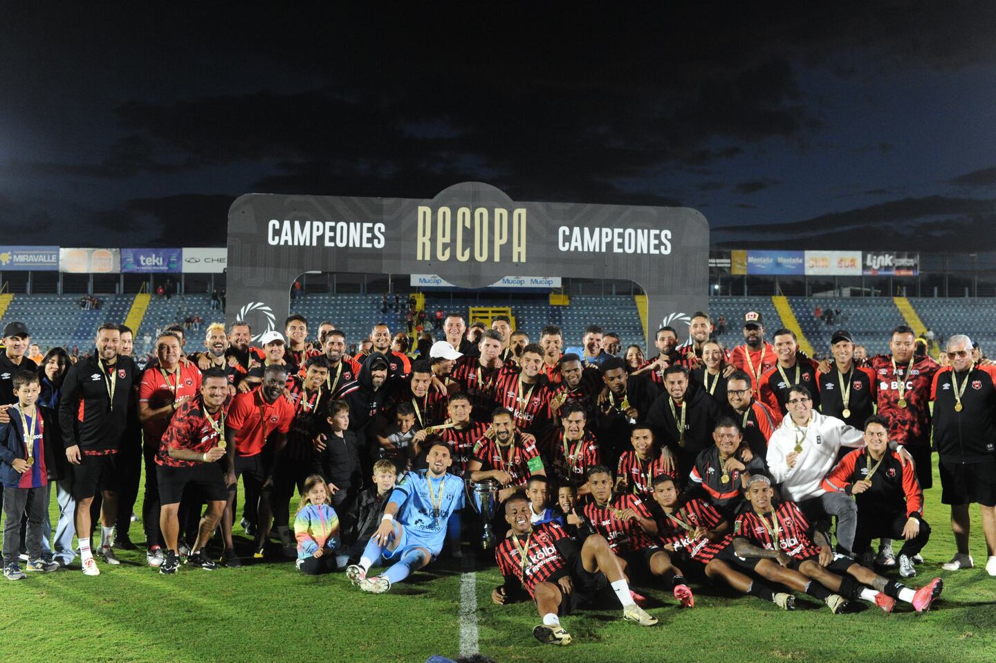 Alajuelense vs. Plaza Amador: ¿A qué hora y por cuál canal ver el ...